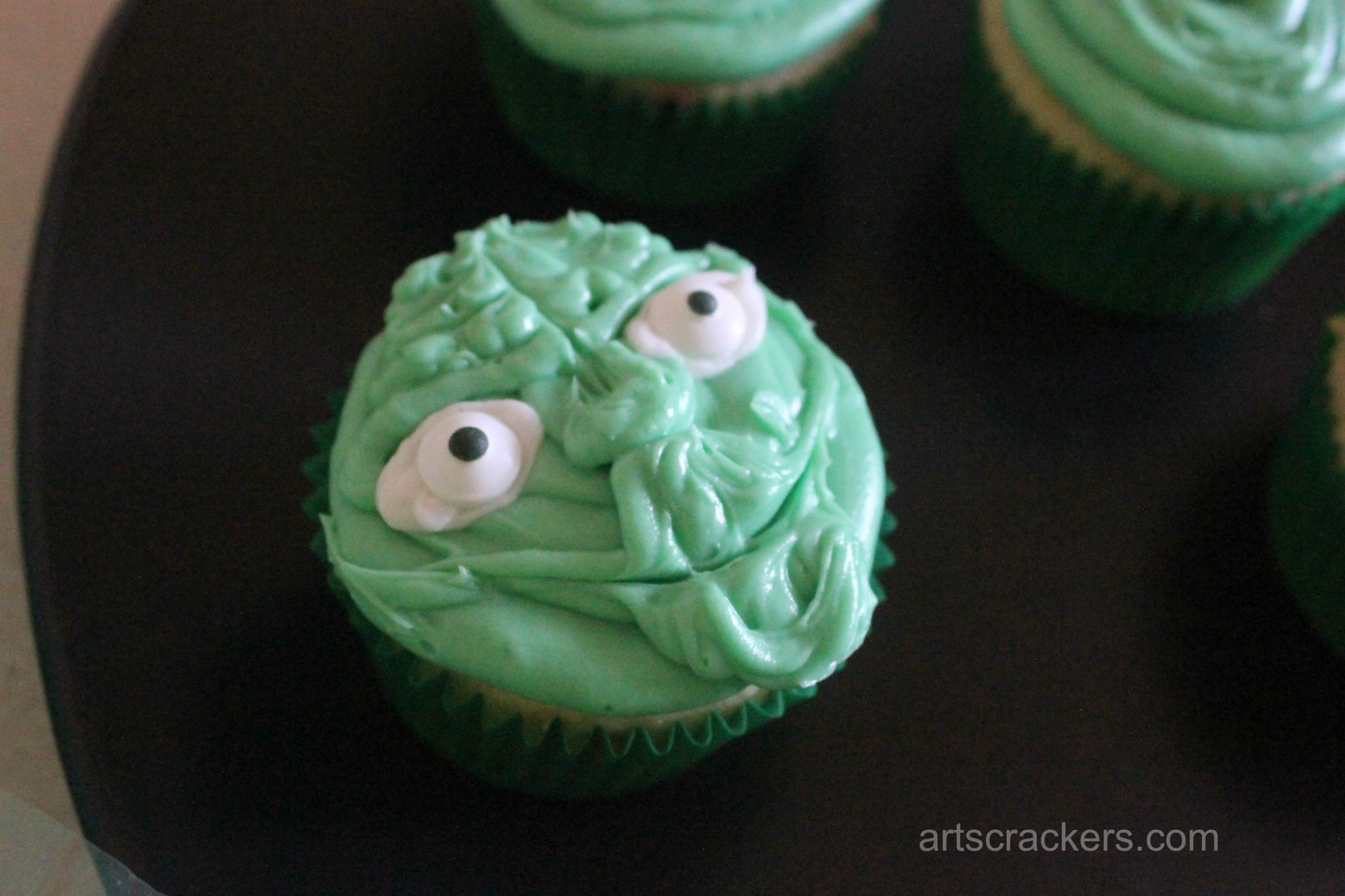 DIY Yoda Cupcakes - Arts and Crackers