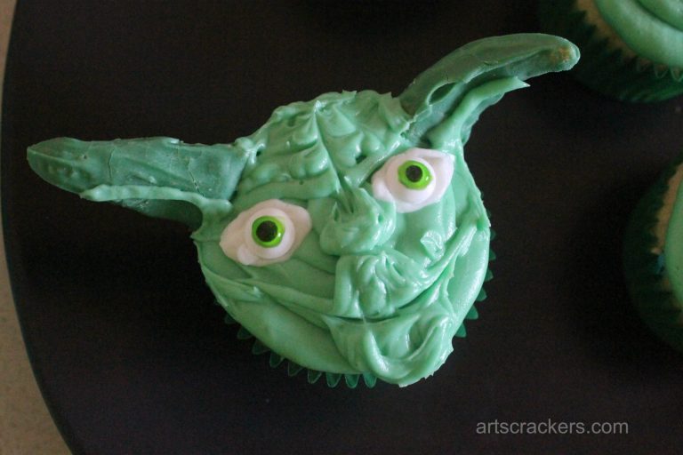 DIY Yoda Cupcakes - Arts and Crackers