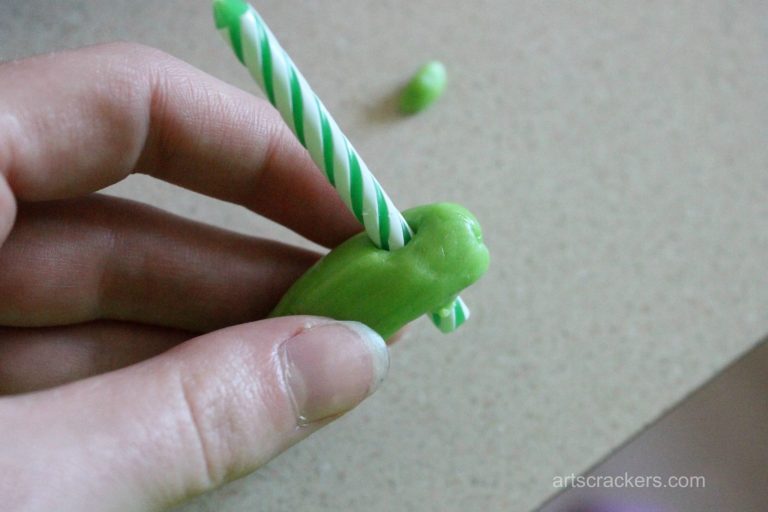 DIY Yoda Cupcakes - Arts and Crackers