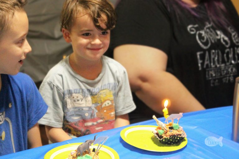 How to Throw a Zoo Party At Home | Zoo Birthday Party Idea for Kids